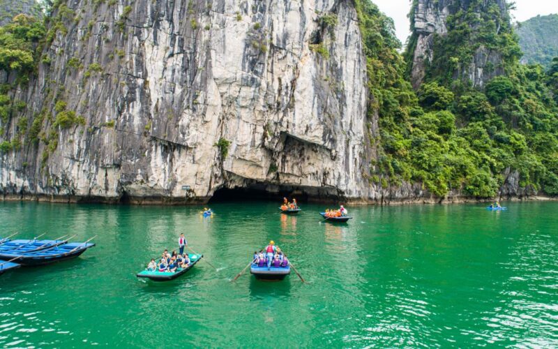 Lan Ha Bay: Ultimate Guide to Vietnam’s Hidden Paradise | Asia Pioneer ...
